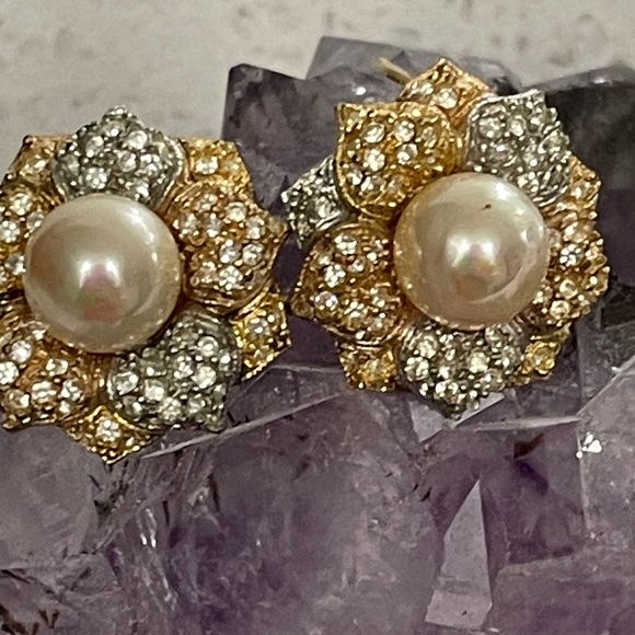 Ultima Edizione | Jewelry | Ultima Edizione Vintage Earrings Clip On ...